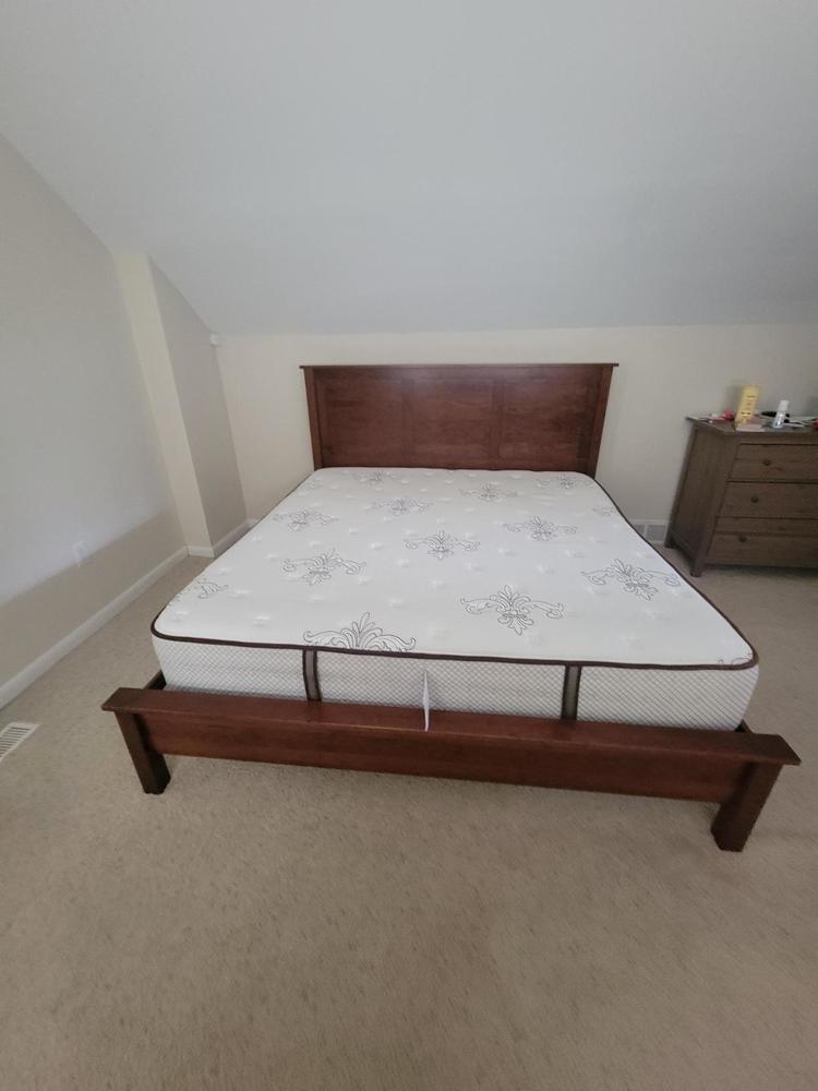 Amish Shaker Bed with 3-Panel Headboard | DutchCrafters